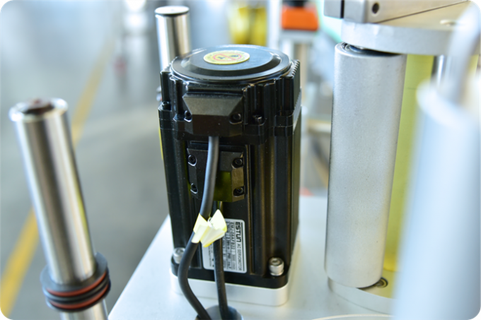 PLC Automatic Sticker Labeling Machine Intelligent Self adhesive 7000 BPH